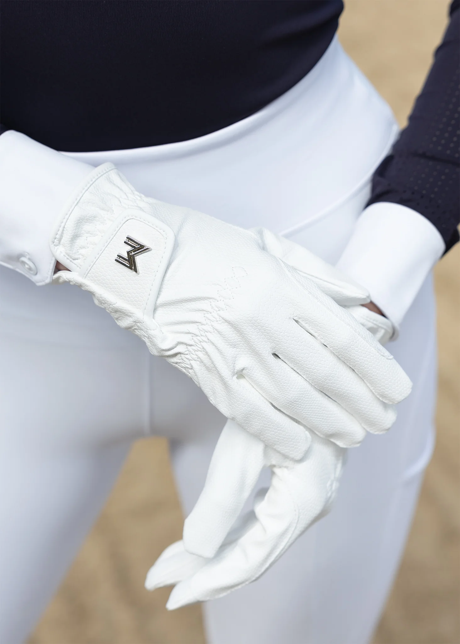 Maximilian Equestrian White Riding Gloves – Tempi Equestrian